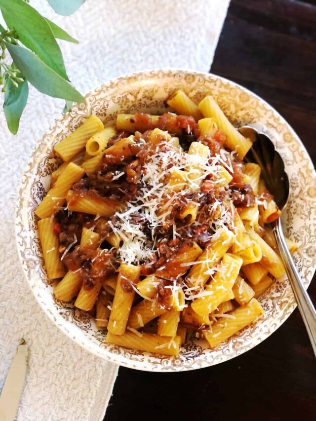 Authentic Pasta Alla Genovese Recipe (Beef And Onion Genovese Roast ...